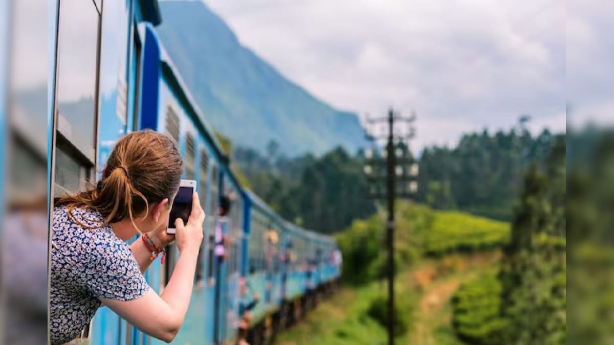 உதகை: பகல் நேரத்தில் மலை ரயில் பாதையில் உலா வந்த கரடி... மக்கள் அச்சம் ...