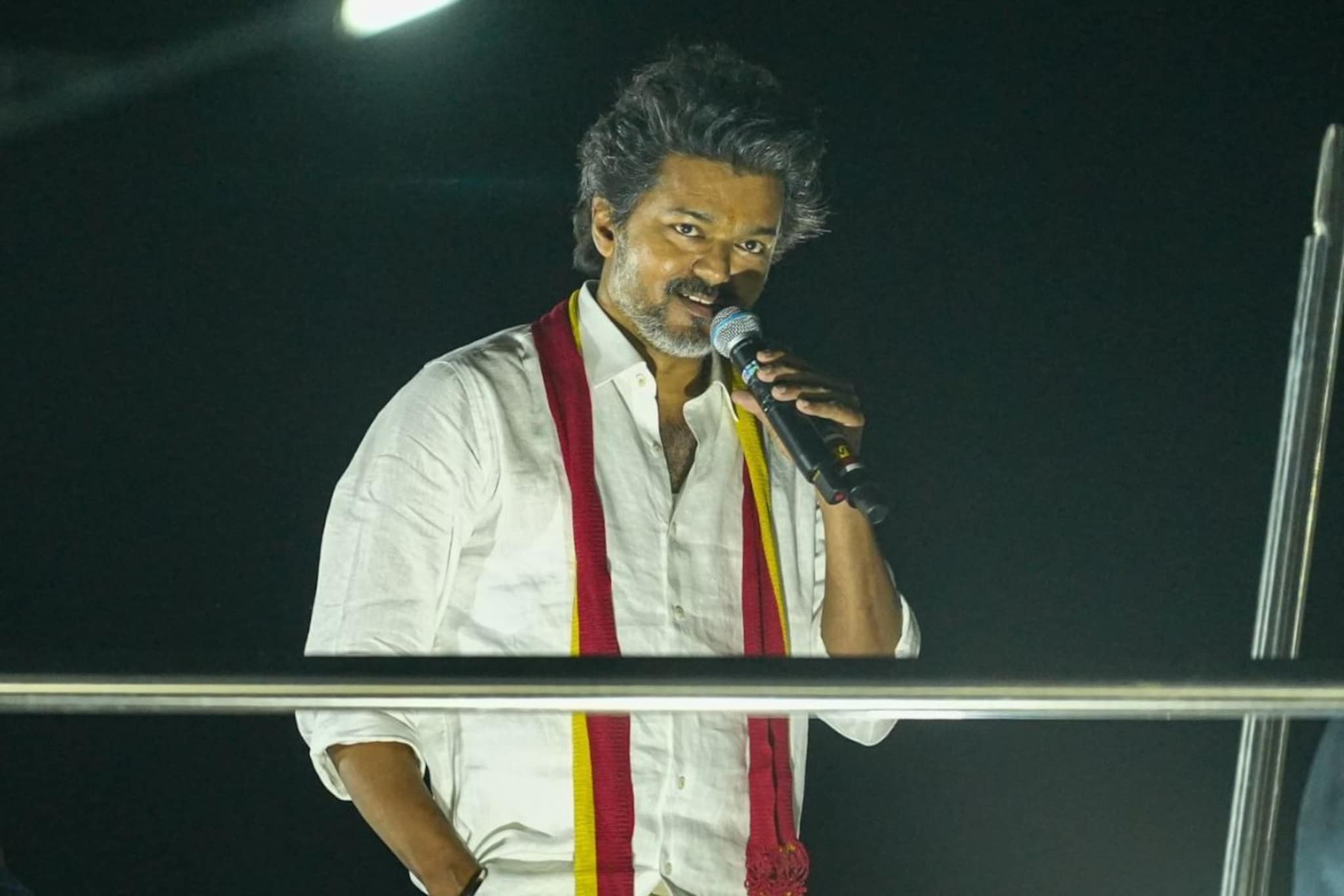 பட்டினப்பாக்கம் இல்லத்தில் தவெக தலைவர் விஜய்… சட்ட வல்லுநர்களுடன் ...