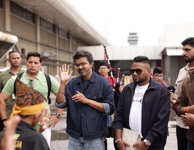 Vijay | ‘ஜனநாயகன்’ இசை விழா... ரசிகர்களுக்காக.. கடைசி மேடையில் விஜய் ...