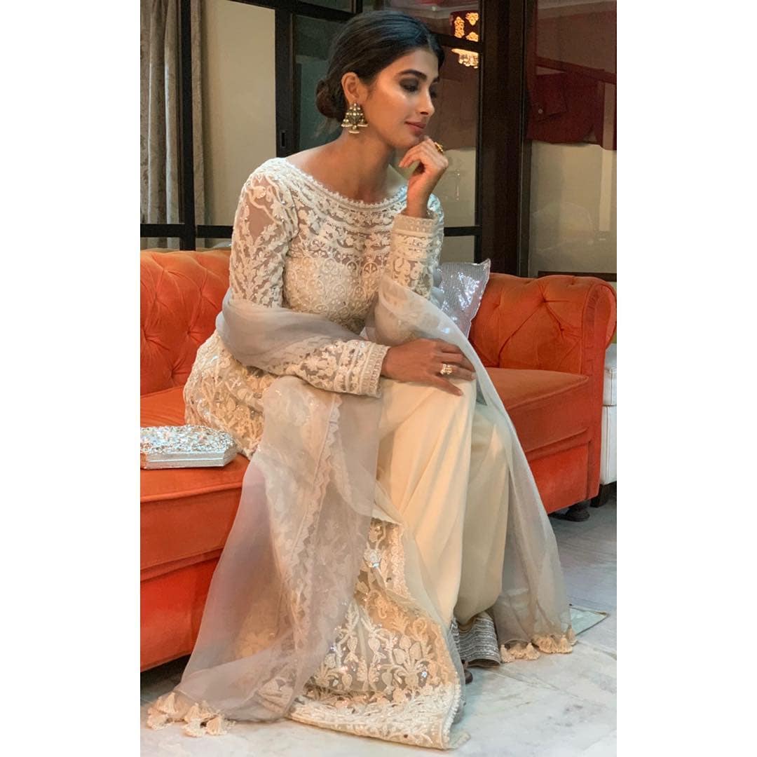 స్విమ్మింగ్ పూల్‌లో పూజా హెగ్డే హాట్ స్నానాలు.. వైరల్ అవుతోన్న ఫోటోస్ ...