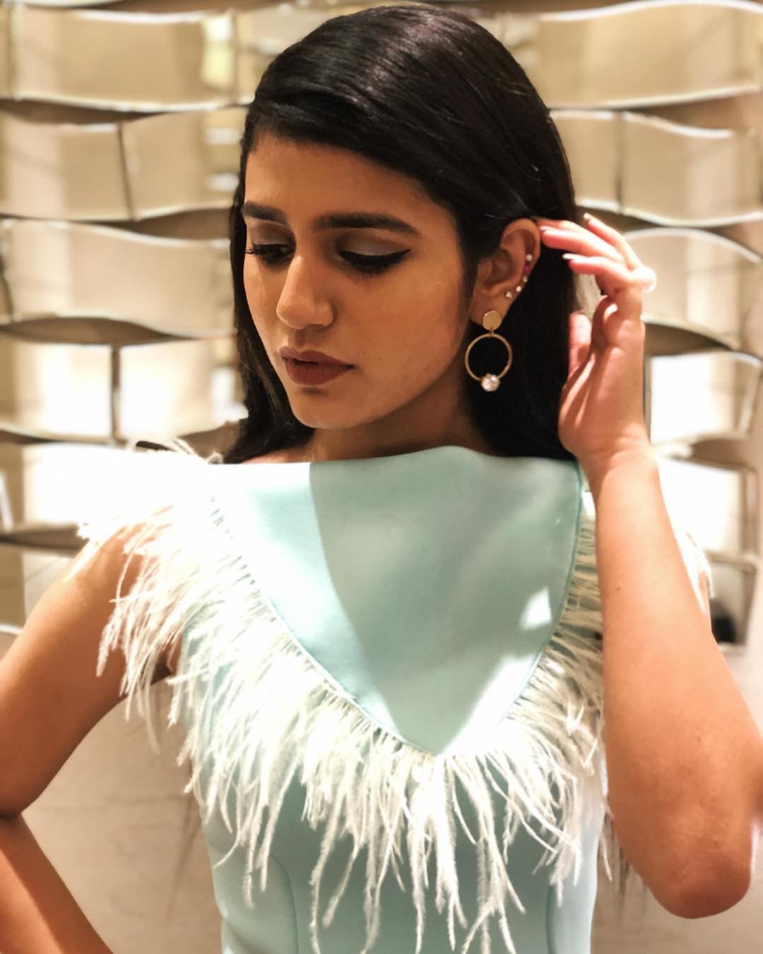 Photos: హాట్ పోజులతో మత్తెక్కిస్తున్న ప్రియా వారియర్.. – News18 తెలుగు