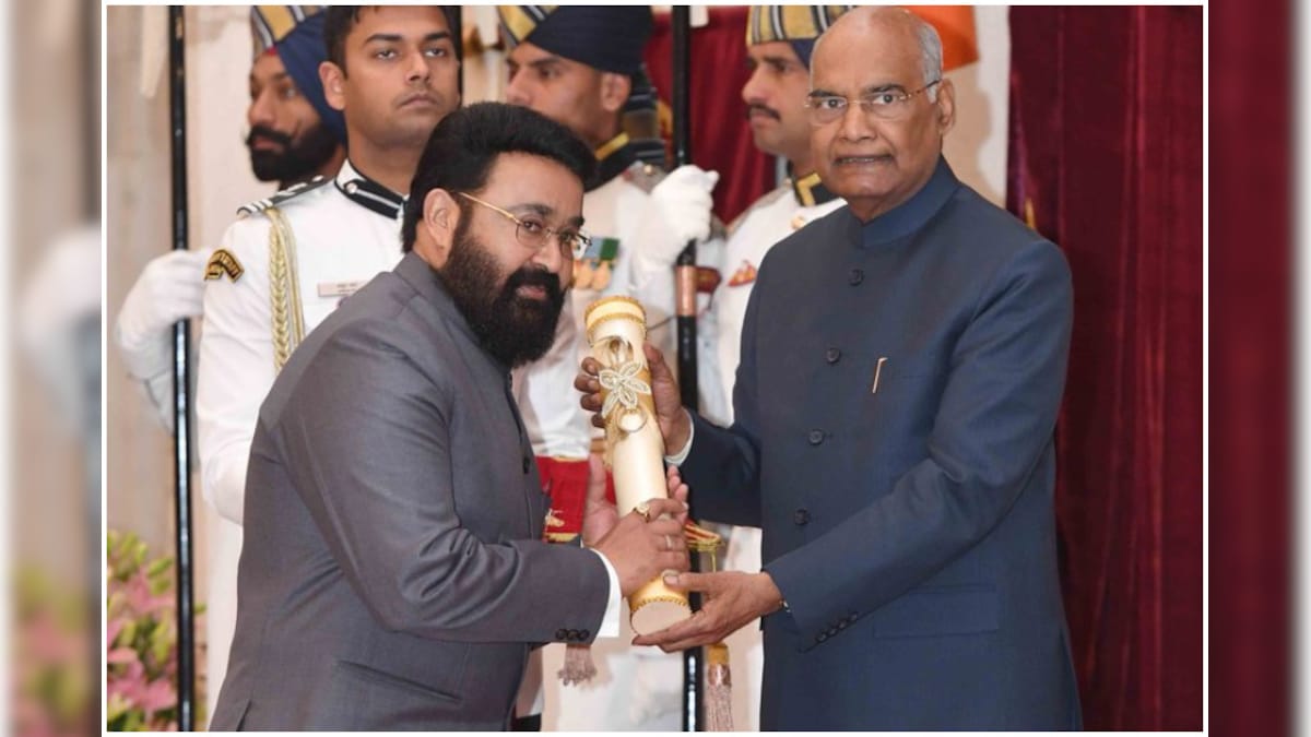 Padma Awards.. రాష్ట్రపతి చేతులు మీదుగా పద్మభూషణ్ అవార్డు అందుకున్న ...