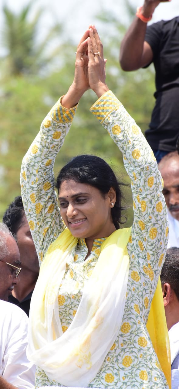 Photos: ఎన్నికల ప్రచార సభలో వైయస్ షర్మిల – News18 తెలుగు