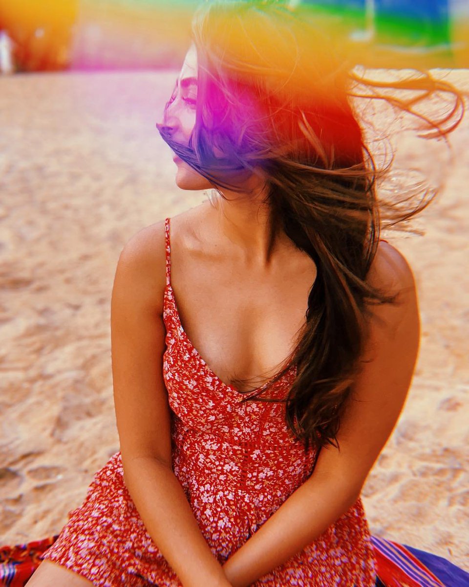 స్విమ్మింగ్ పూల్‌లో పూజా హెగ్డే హాట్ స్నానాలు.. వైరల్ అవుతోన్న ఫోటోస్ ...