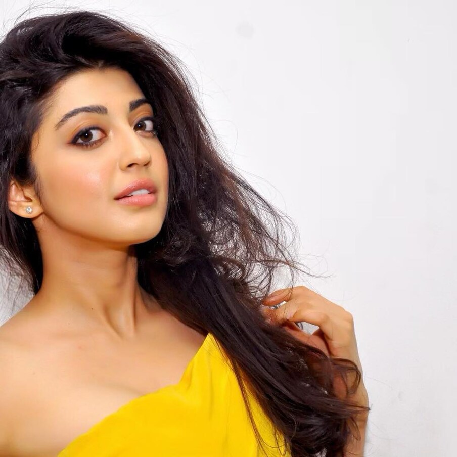 Pranitha : మేకప్ లేకుండా ప్రణీతను ఇలా ఎప్పుడైనా చూశారా...!, Pranitha ...