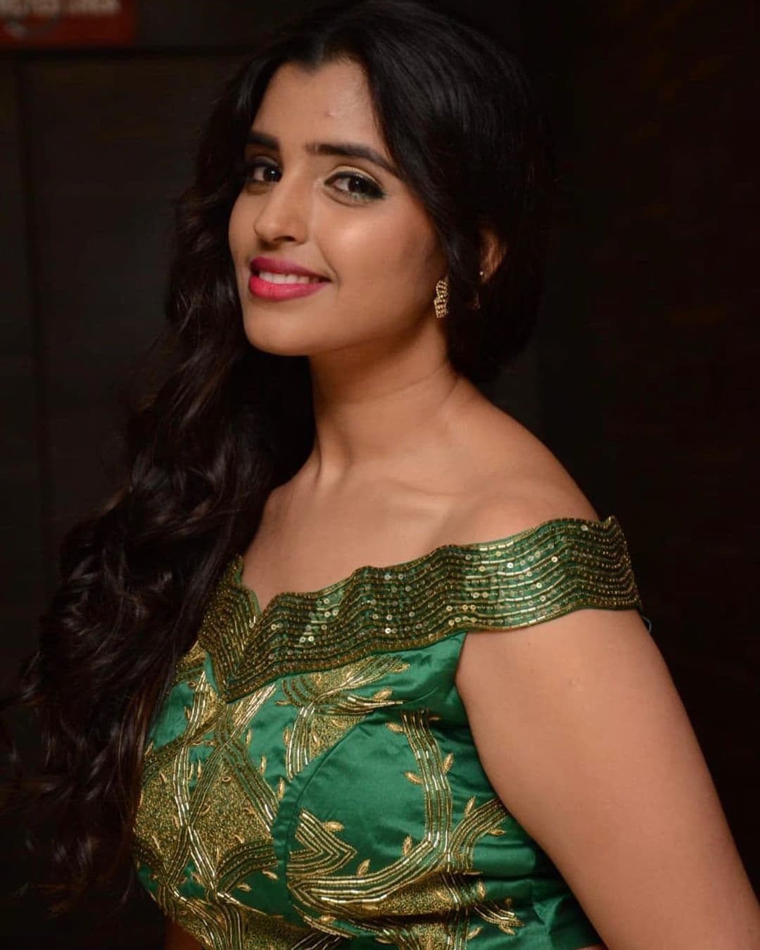 బ్లాక్ శారీలో యాంకర్ శ్యామలను ఇలా ఎప్పుడూ చూసి ఉండరు... – News18 తెలుగు