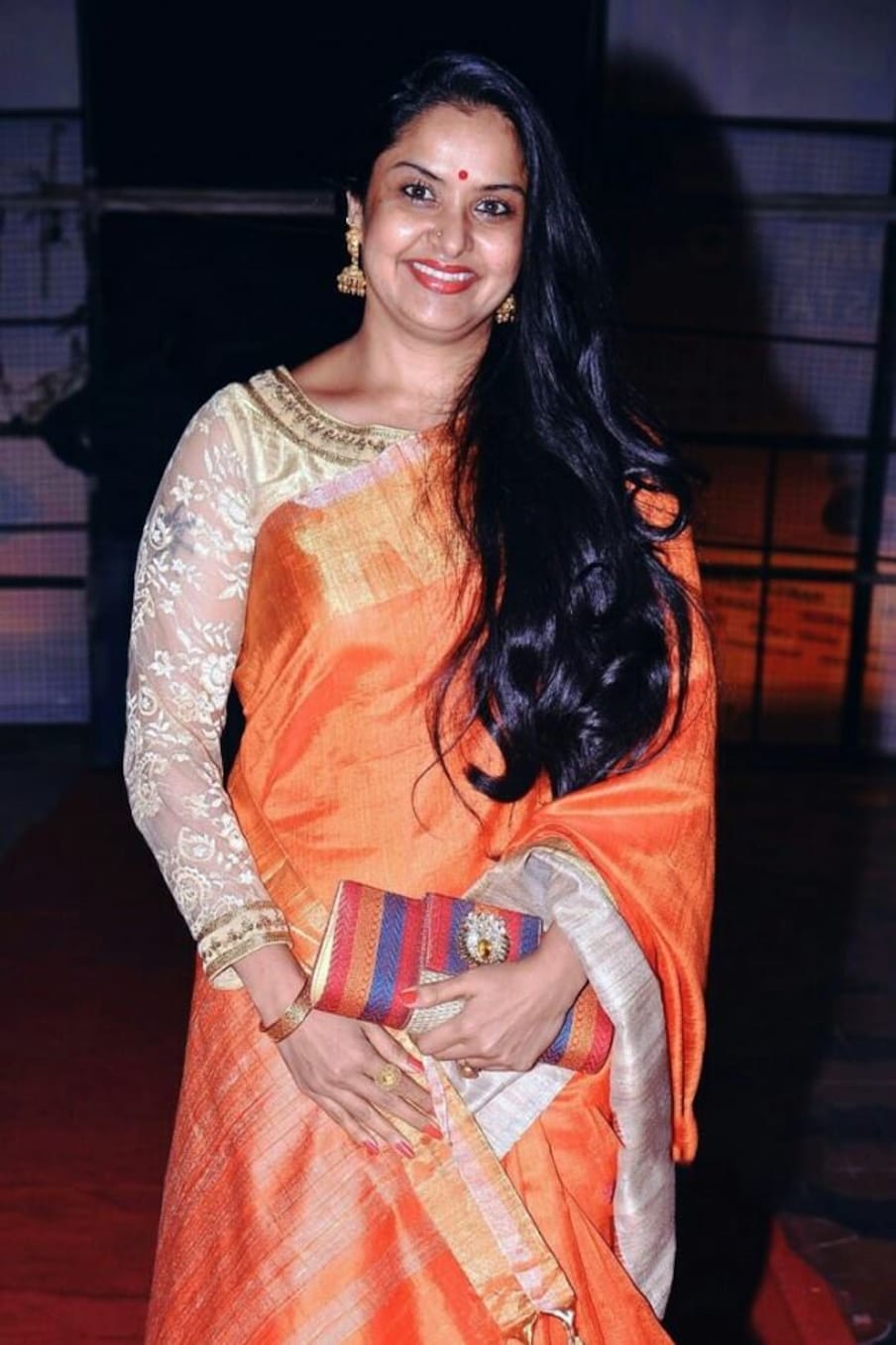 ఒకప్పటి హీరోయిన్...ప్రస్తుతం కేరక్టర్ ఆర్టిస్టు ప్రగతిని ఇలా ఎప్పుడు ...