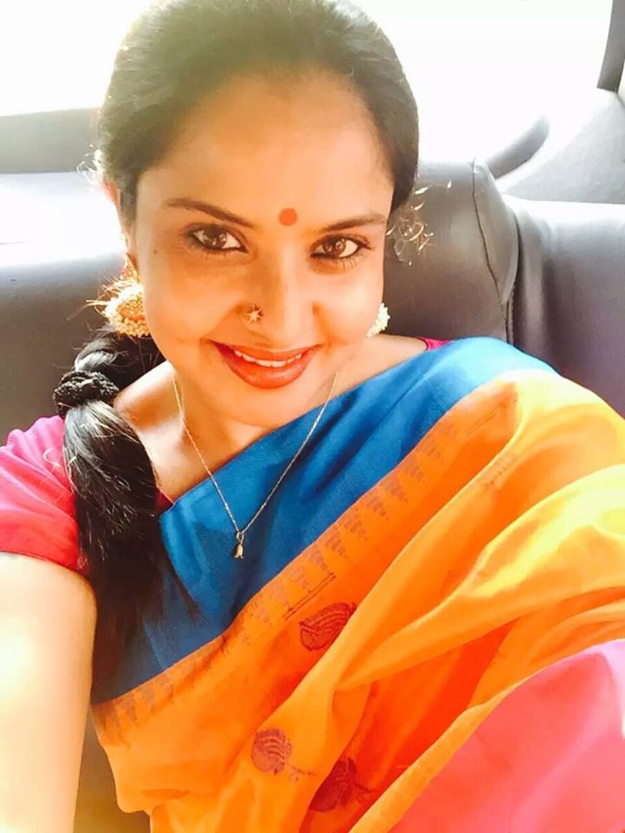 ఒకప్పటి హీరోయిన్...ప్రస్తుతం కేరక్టర్ ఆర్టిస్టు ప్రగతిని ఇలా ఎప్పుడు ...