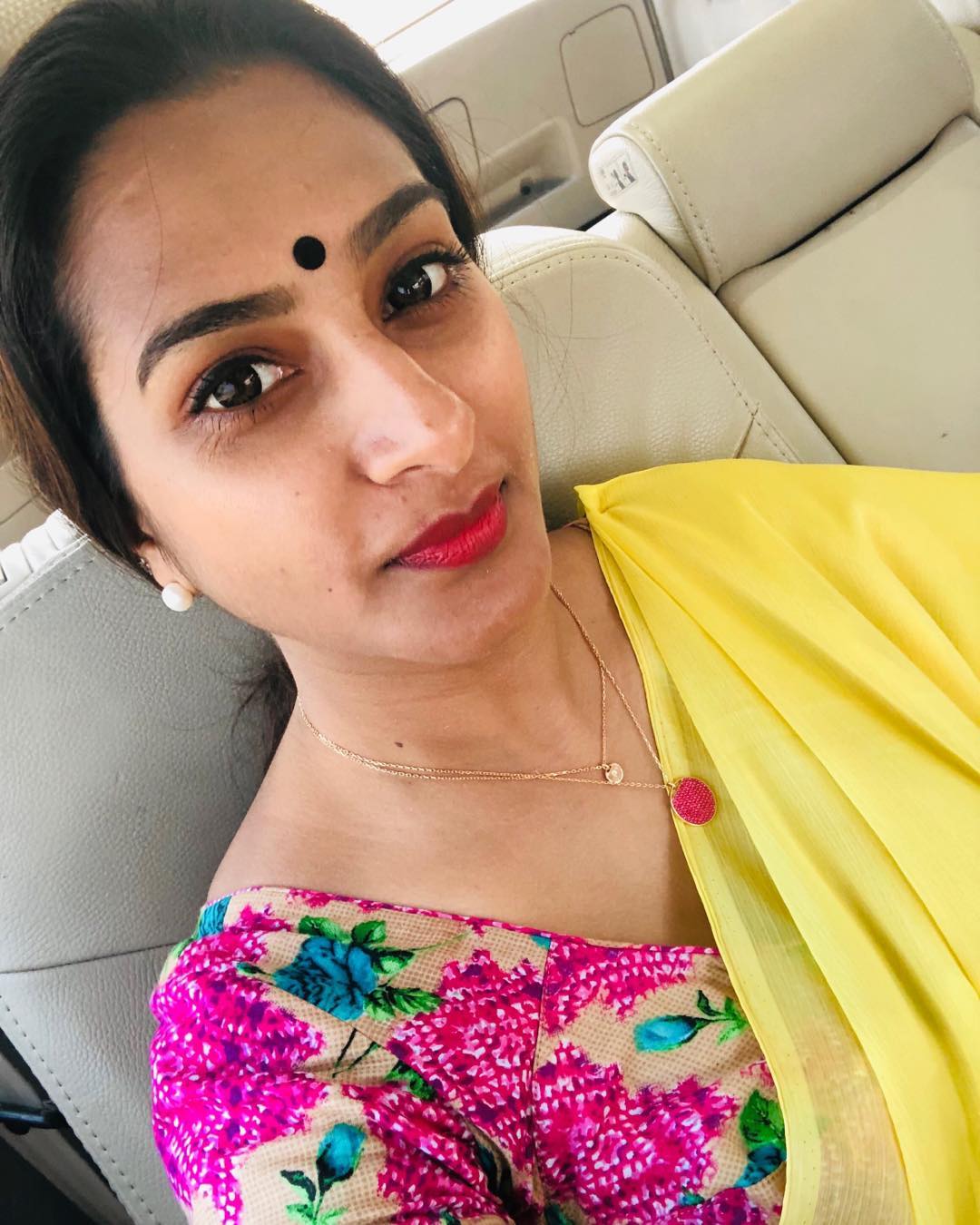 నటి సురేఖవాణిని ఇలా ఎప్పుడూ చూసి ఉండరు... – News18 తెలుగు