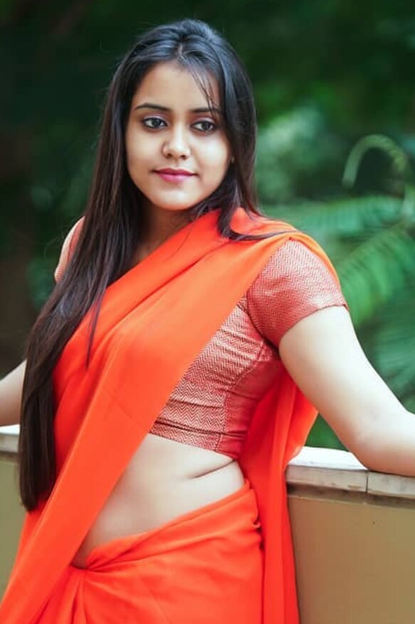 Mimi Bhattacharjee: ఈ బెంగాలీ భామ ఘాటు అందాలు చూస్తే...మతిపోవడం ఖాయం ...