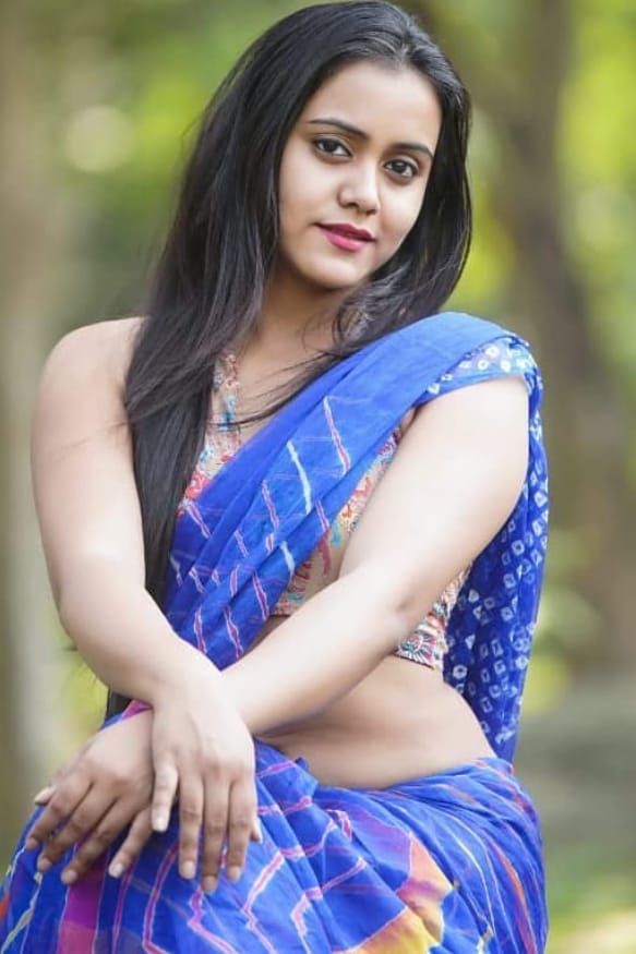 Mimi Bhattacharjee: బెంగాలీ స్వీటు లాంటి ఈ భామ అందాలు చూస్తే...మతిపోవడం ...