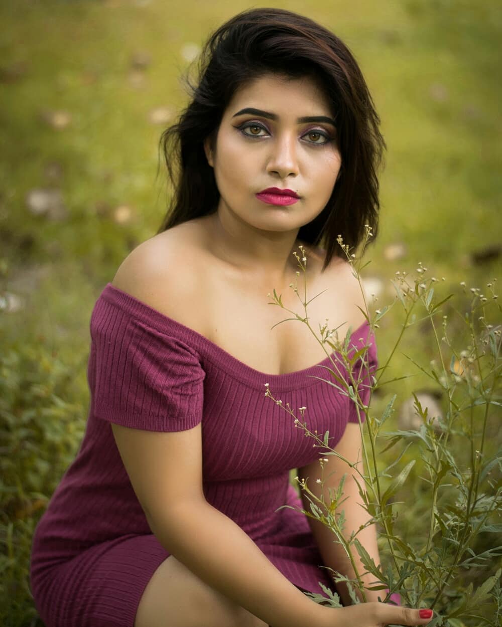 Moumita Majumdar: ఘాటు అందాలతో మత్తెక్కిస్తున్న బెంగాలీ భామ మౌమితను ...