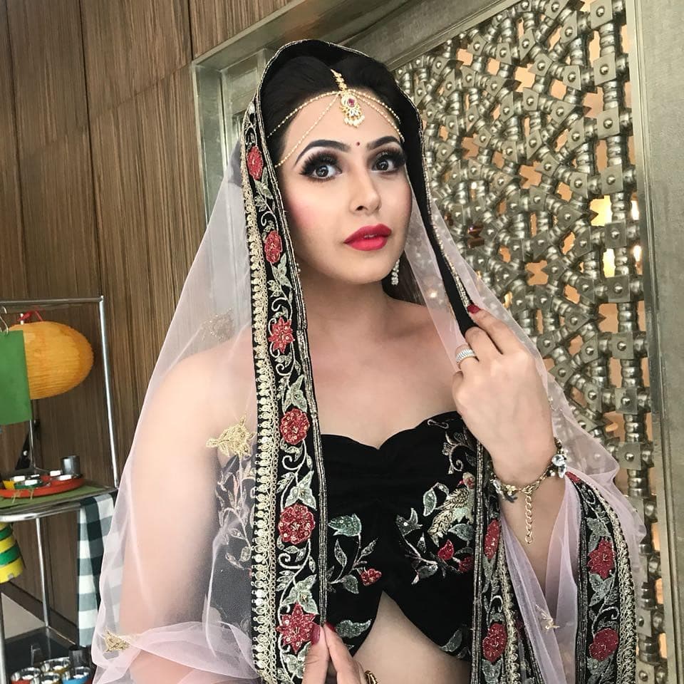 Nandini Rai: రచ్చ చేస్తున్న నందిని రాయ్.. ఈ హాట్ మహా ఘాటు.. – News18 తెలుగు