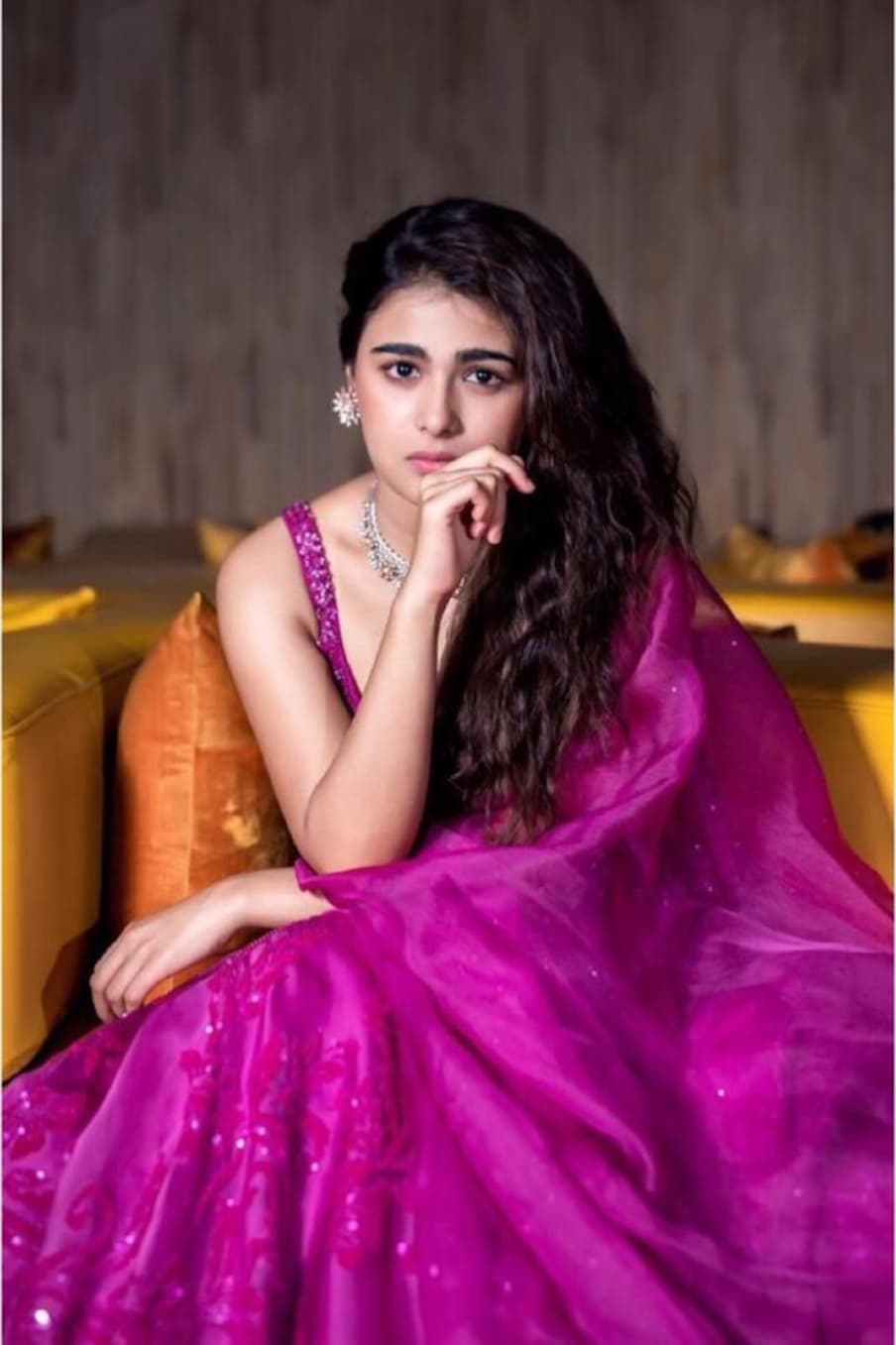 Shalini Pandey: అర్జున్ రెడ్డి భామ షాలినీ పాండే అందాలు చూసి టూమచ్ ...
