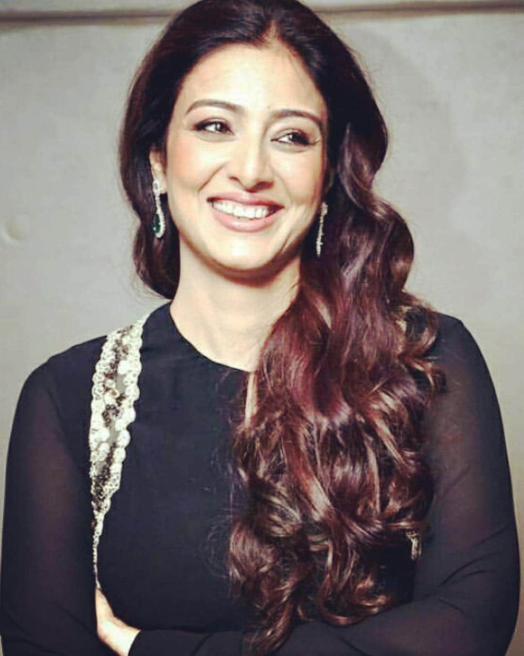 Tabu : అందాల టబు అదిరిపోయే ఫోటోస్... – News18 తెలుగు