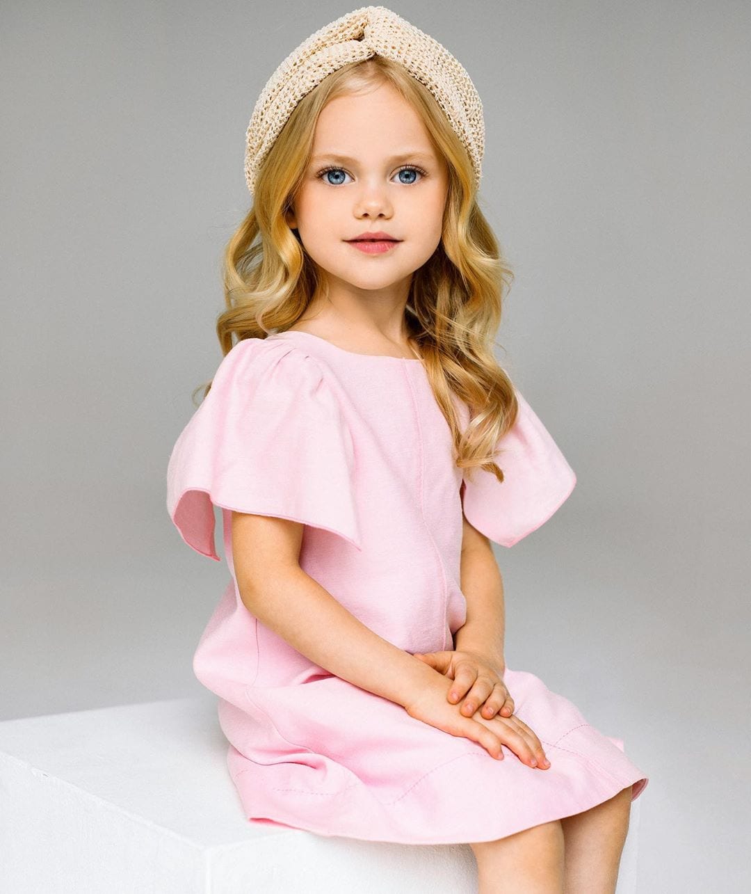 Pics : బొమ్మ కాదు బేబీ... ఇన్‌స్టాగ్రామ్ మోస్ట్ క్యూట్ గర్ల్ వయోలా ...