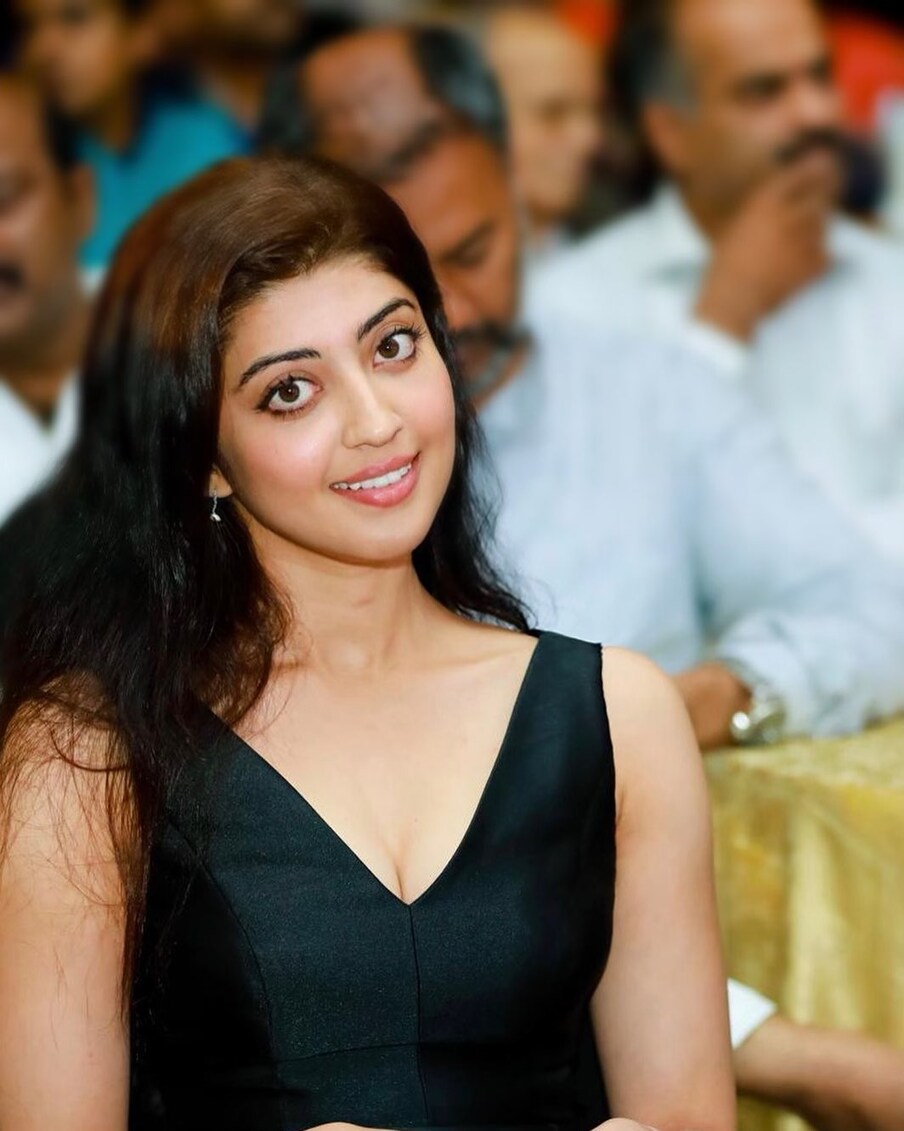 Pranitha : హాట్ యోగతో అదరగొడుతోన్న పవన్ కళ్యాణ్ భామ.., Pranitha shares ...