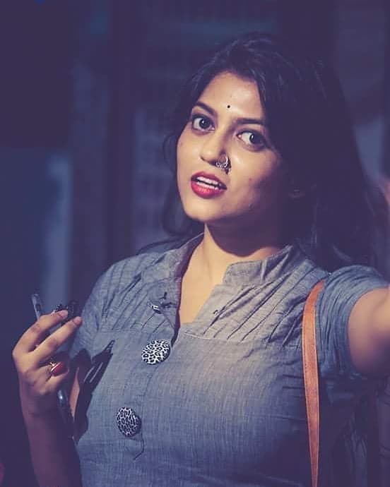 Pics : హాట్ అందాల విందు చేస్తున్న త్రియాదాస్ | Triya Das hot photshoot ...