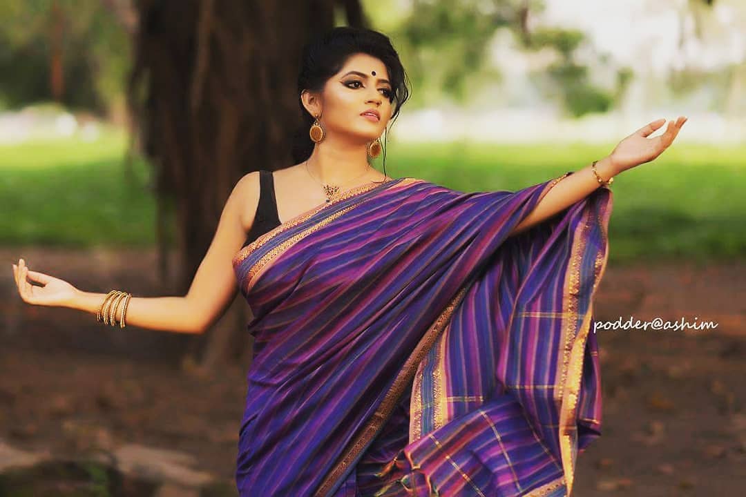 Pics : హాట్ అందాల విందు చేస్తున్న త్రియాదాస్ | Triya Das hot photshoot ...