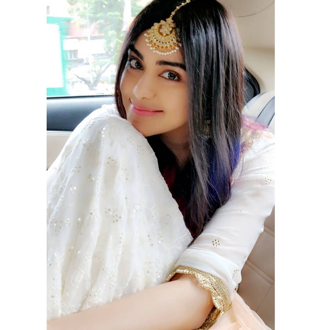 వావ్ అనిపించేలా.. అదా శర్మ నడుము ఒంపులు.. | heroine adah sharma ...