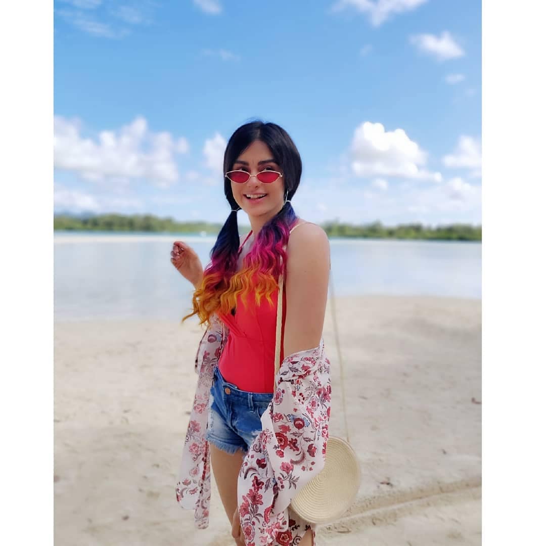 News18 Telugu - వావ్ అనిపించేలా.. అదా శర్మ నడుము ఒంపులు.. | heroine ...