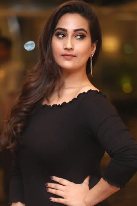 Anchor Manjusha: యాంకర్ మంజూషను ఇలా చూస్తే చూపుతిప్పుకోలేరు... – News18 ...