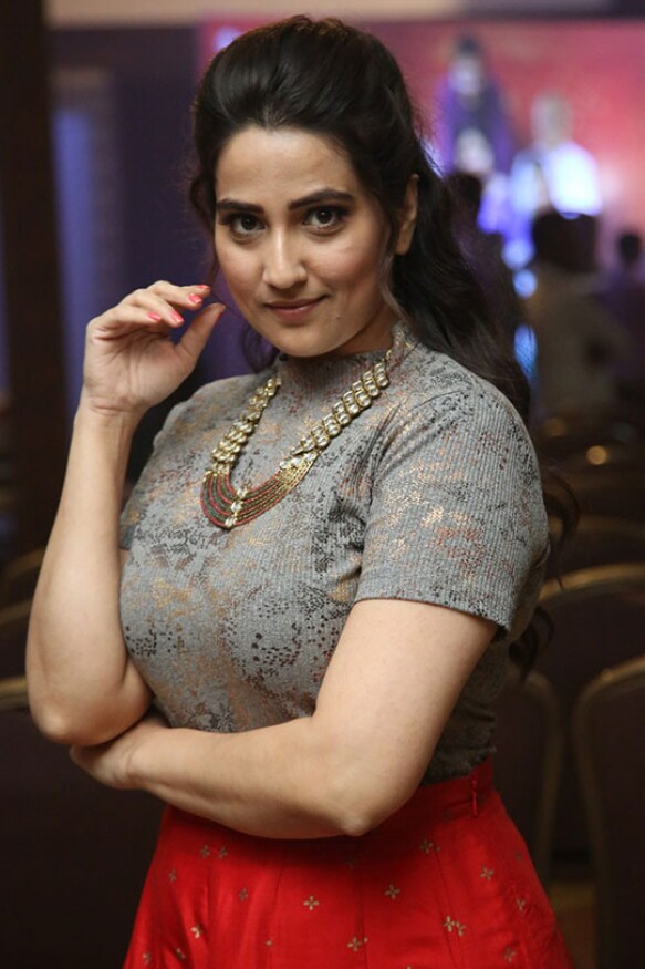 Anchor Manjusha: యాంకర్ మంజూషను ఇలా చూస్తే చూపుతిప్పుకోలేరు... – News18 ...