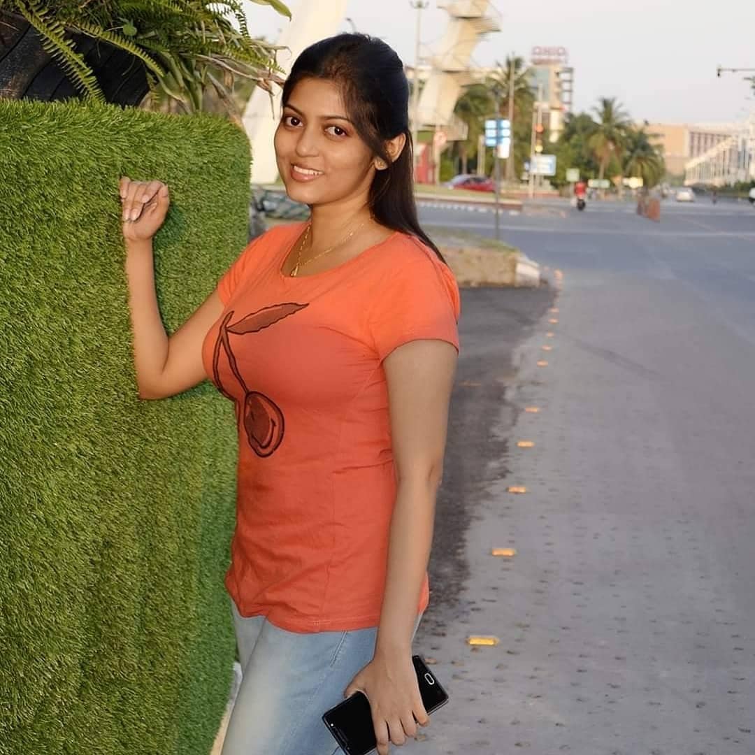 Pics : హాట్ అందాల విందు చేస్తున్న త్రియాదాస్ – News18 తెలుగు