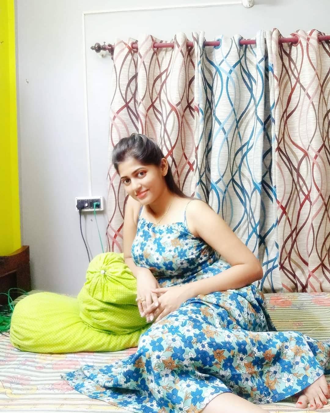 Pics : హాట్ అందాల విందు చేస్తున్న త్రియాదాస్ | Triya Das hot photshoot ...