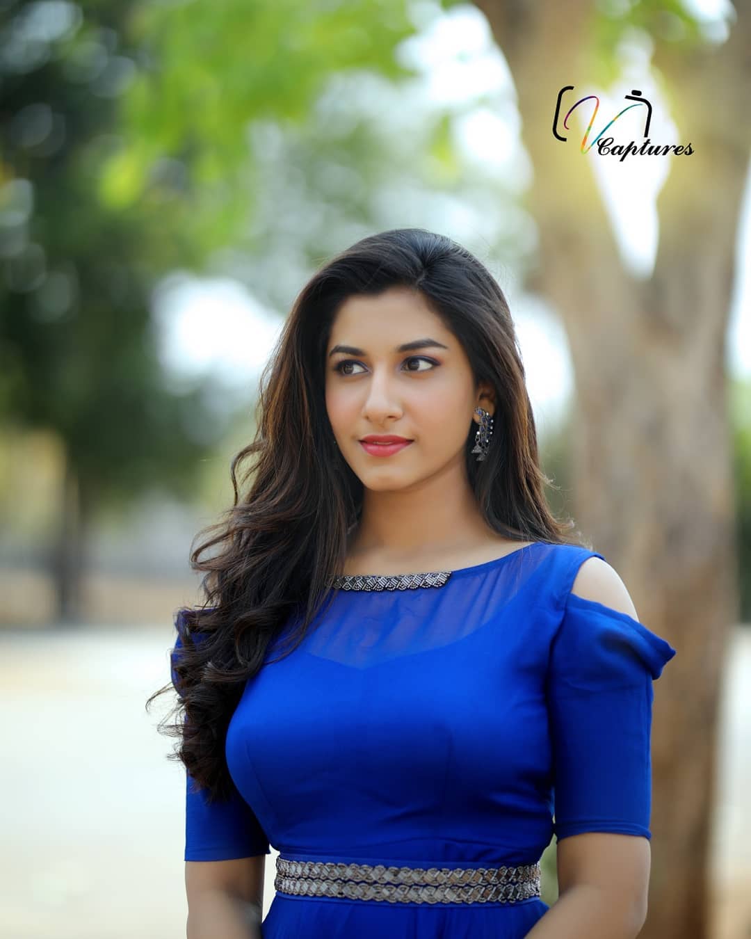 Anchor Vishnupriya : అందాల డోస్ పెంచిన యాంకర్ విష్ణుప్రియ...కేక ...