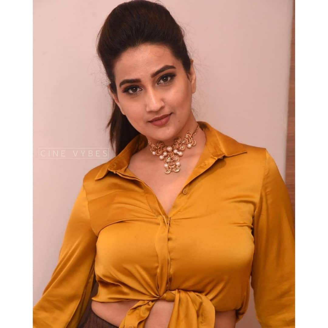 యాంకర్ మంజూష ఖతర్నాక్ ఫోటోషూట్ వారెవ్వా అనాల్సిందే News18 తెలుగు