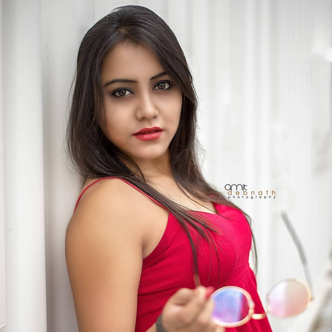 బెంగాలీ భామ మిమి భట్టాచార్జీ హీట్ పుట్టించే హాట్ అందాలు.. | bengali ...