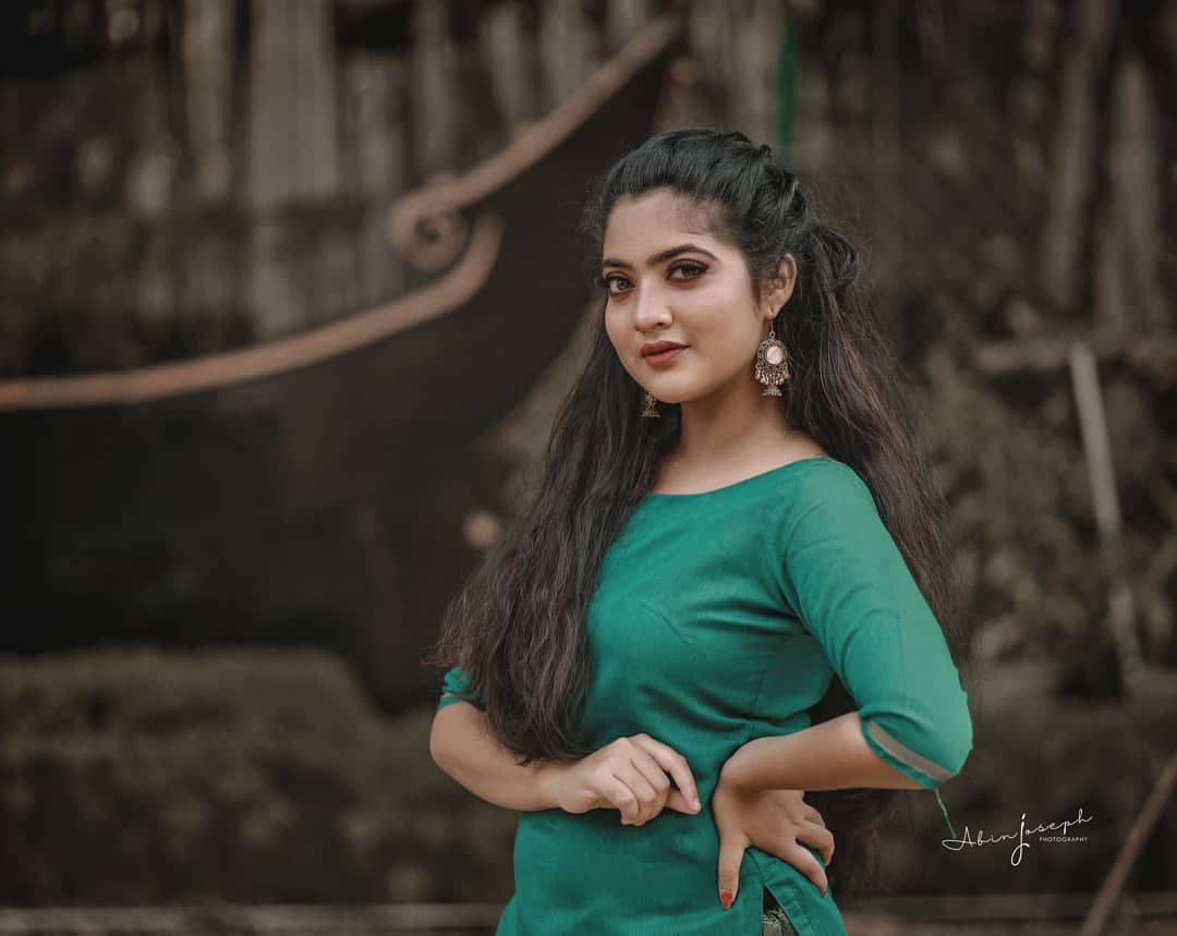 కేరళ క్యూటీ నందన వర్మ ఫొటోస్ | Actress Nandana Varma photos nk– News18 ...