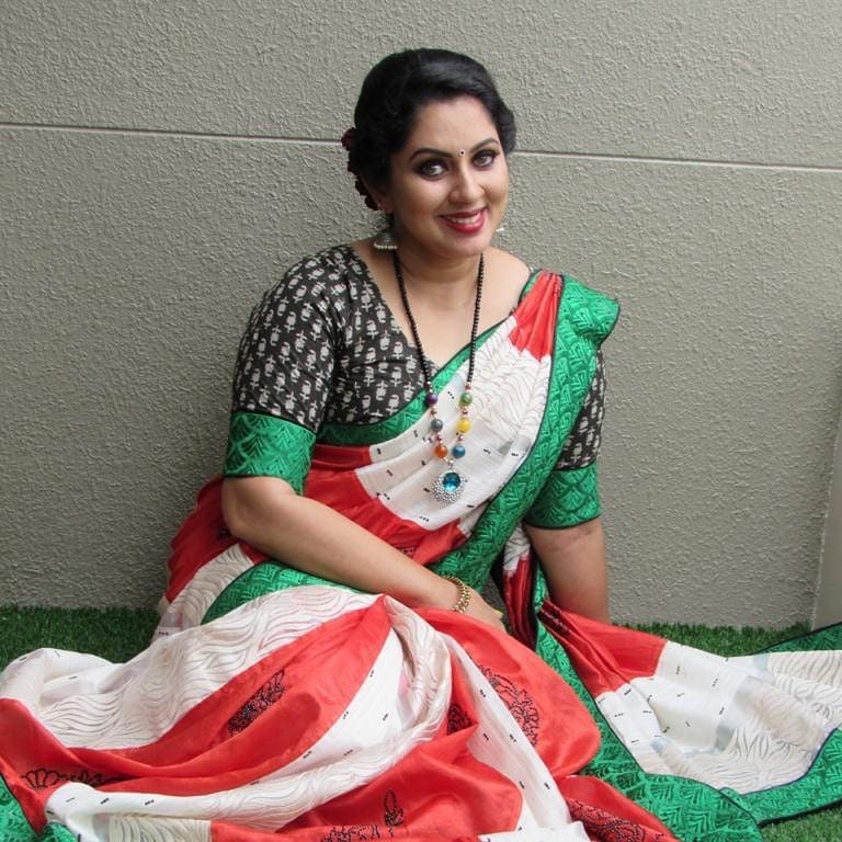 Sreeya Remesh: కవ్వించే కళ్లతో గుబులు రేపుతున్న టీవీ సీరియల్ ఆంటీని ...