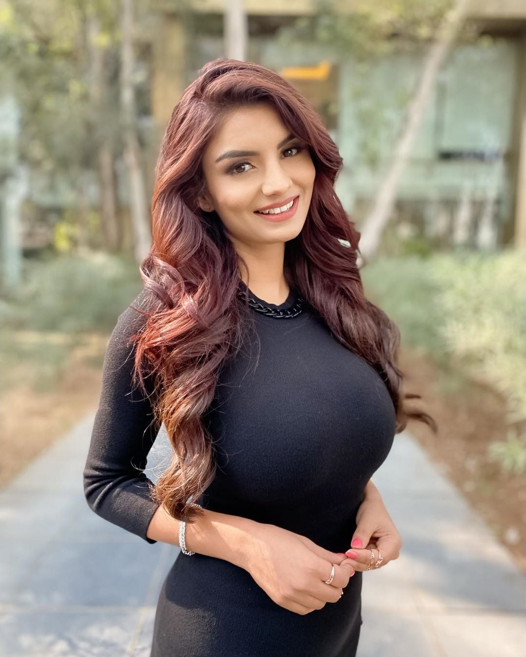 Anveshi Jain: భారీ అందాలతో పిచ్చెక్కిస్తున్న అన్వేషి.. వామ్మో.. ఏంటా ...