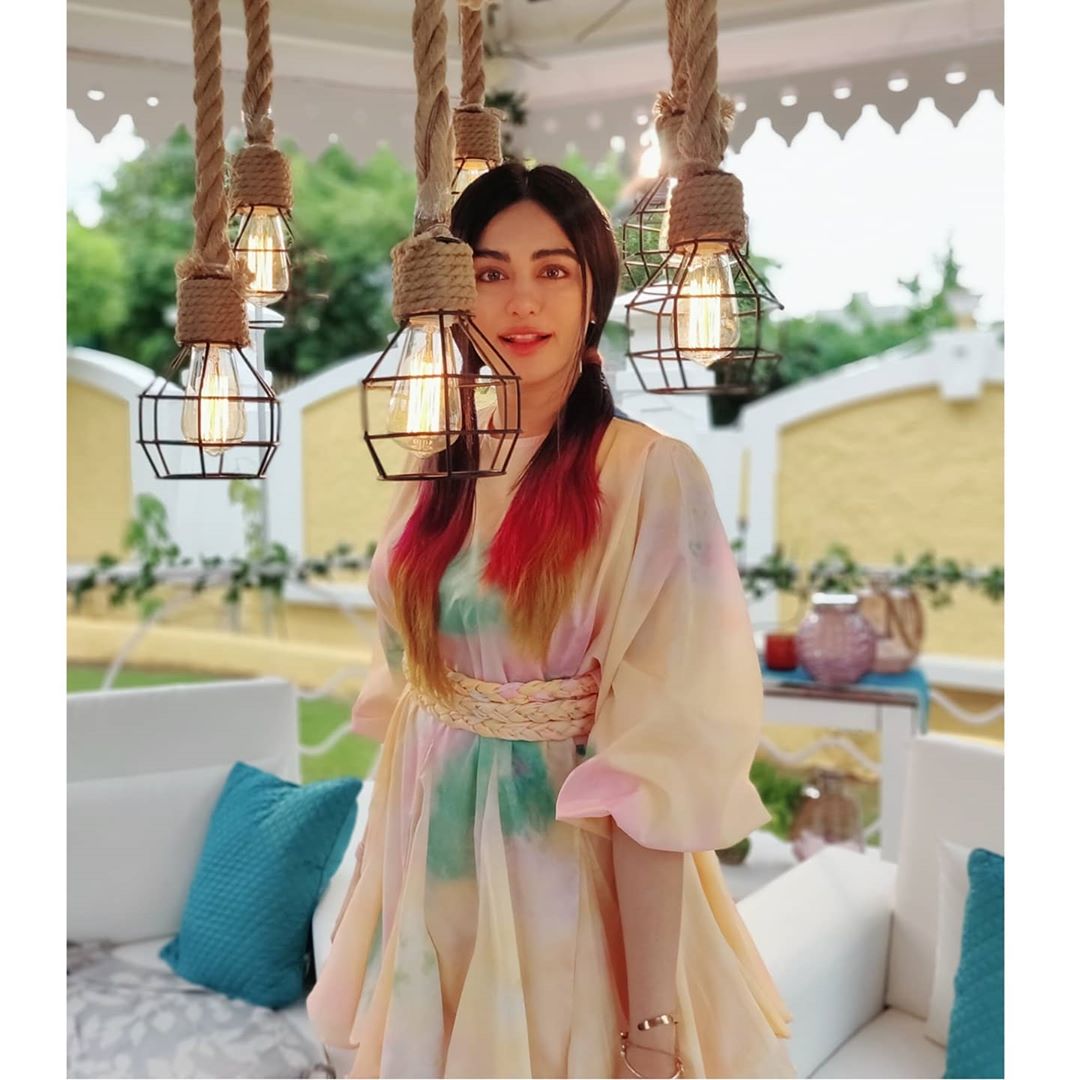 News18 Telugu - వావ్ అనిపించేలా.. అదా శర్మ నడుము ఒంపులు.. | heroine ...