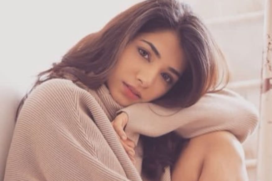 పడకగదికి వస్తే ఆఫర్ ఇస్తానన్నాడు.. నిర్మాతపై హీరోయిన్ ఫైర్.. | సినిమా ...