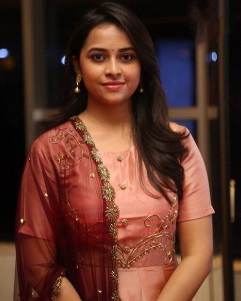 Sri Divya : తమిళంలో అదరగొడుతోన్న తెలుగందం.. శ్రీదివ్య.. | సినిమా ...