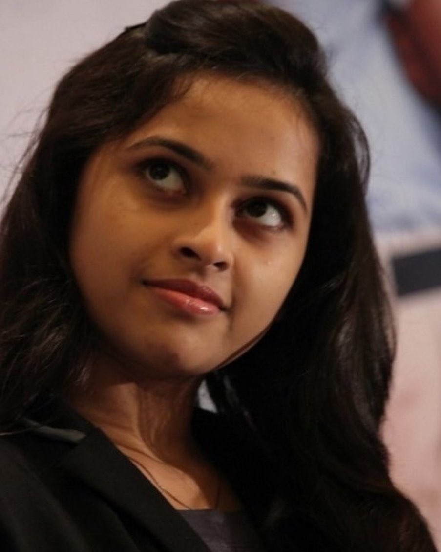 Sri Divya : తమిళంలో అదరగొడుతోన్న తెలుగందం.. శ్రీదివ్య.. – News18 తెలుగు