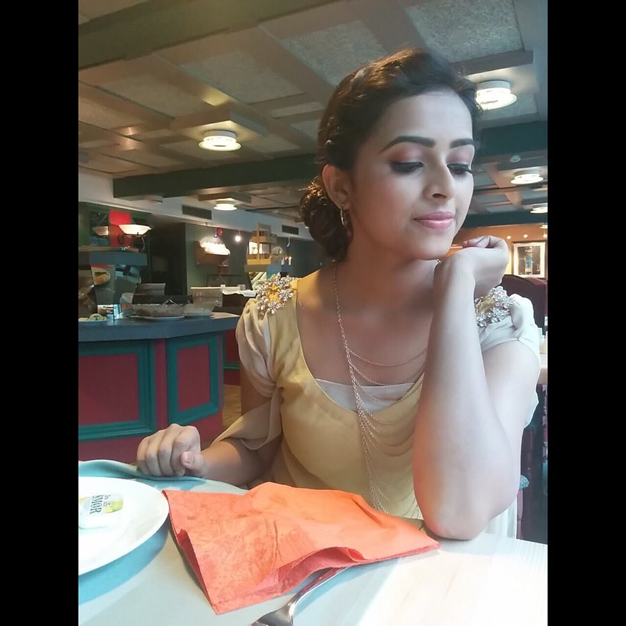 Sri Divya : తమిళంలో అదరగొడుతోన్న తెలుగందం.. శ్రీదివ్య.. – News18 తెలుగు