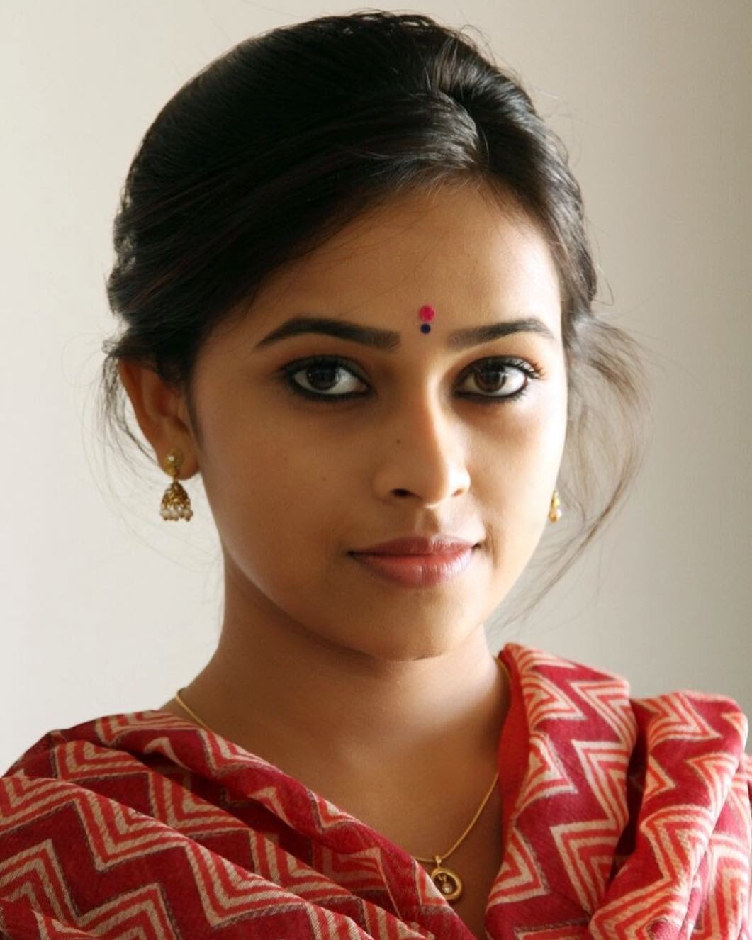 Sri Divya : తమిళంలో అదరగొడుతోన్న తెలుగందం.. శ్రీదివ్య.. – News18 తెలుగు