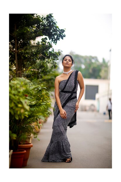 అందంగా ఉండి పనికిరాకపోవడం కంటే ఇలా ఉండటం మేలు : అనసూయ | - News18 Telugu