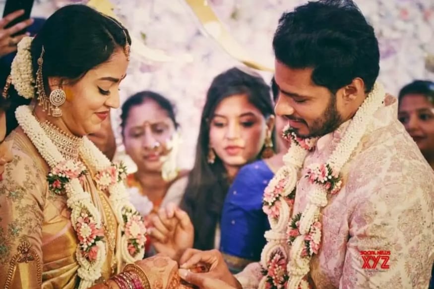 కరోనా టైమ్‌లో కుటుంబ సభ్యుల సమక్షంలో సింపుల్‌గా హీరో నిఖిల్ పెళ్లి ...