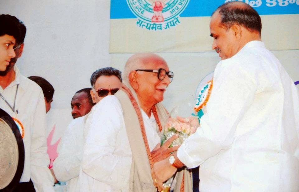 డా. సామల సదాశివ.. తెలంగాణ మాగాణంలో సాహితీ శిఖరం | తెలంగాణ - News18 తెలుగు