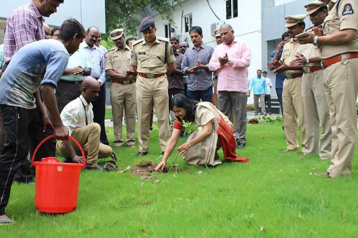 Mothers Day 2020 | అమ్మ అంటే నాకు ఇద్దరు గుర్తొస్తారు: స్వాతి లక్రా ...