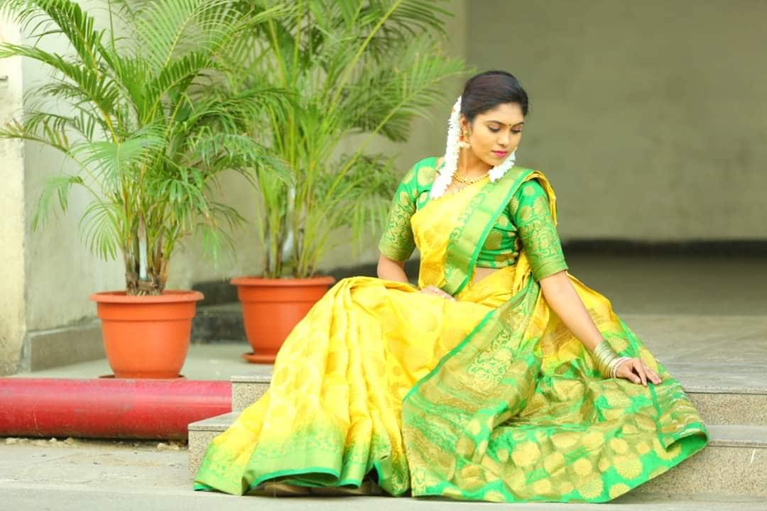 Chammak Chandra Sathya Sree: చమ్మక్ చంద్ర టీమ్ మేట్ సత్య శ్రీ ఫోటోషూట్ ...