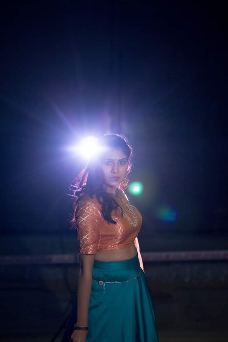 జబర్ధస్త్ చమ్మక్ చంద్ర టీంలో చేసే అమ్మాయి సత్య శ్రీ లేటెస్ట్ ఫోటోషూట్..