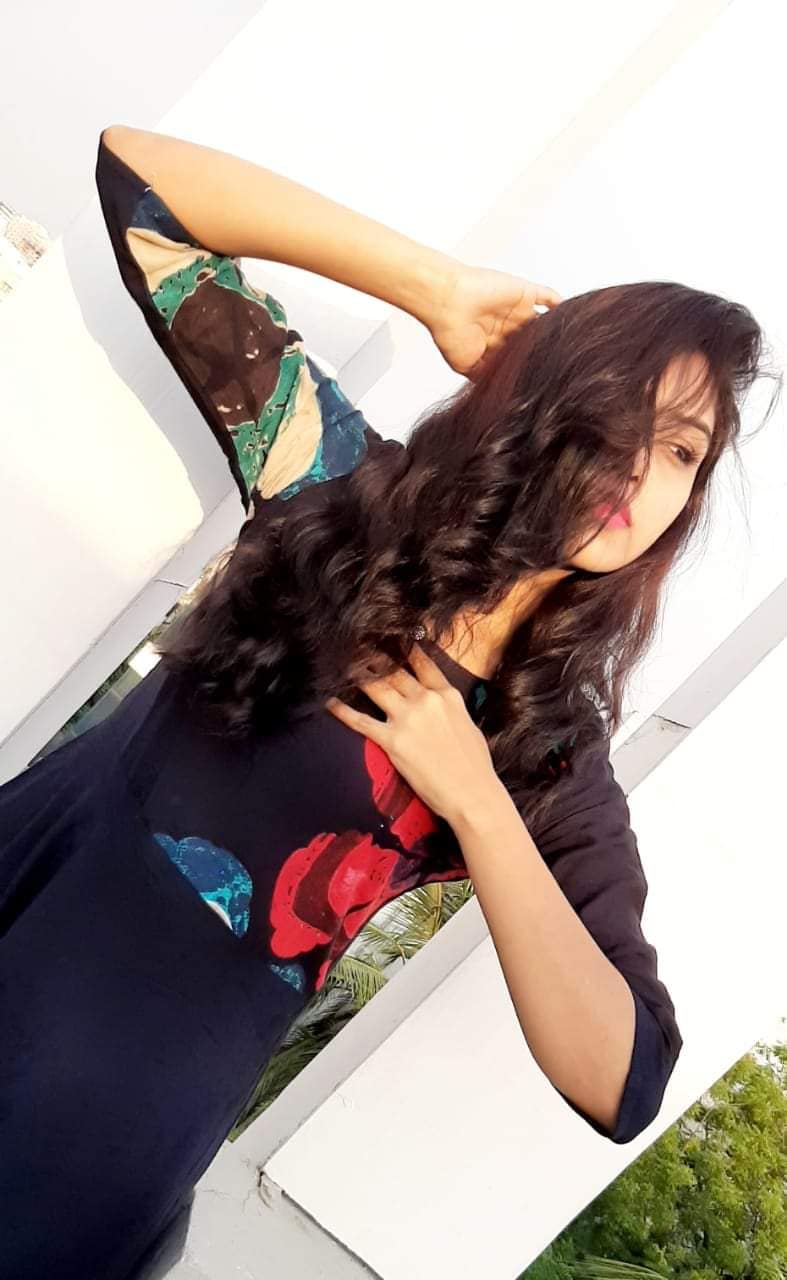 Chammak Chandra Sathya Sree: చమ్మక్ చంద్ర టీమ్ మేట్ సత్య శ్రీ ఫోటోషూట్ ...