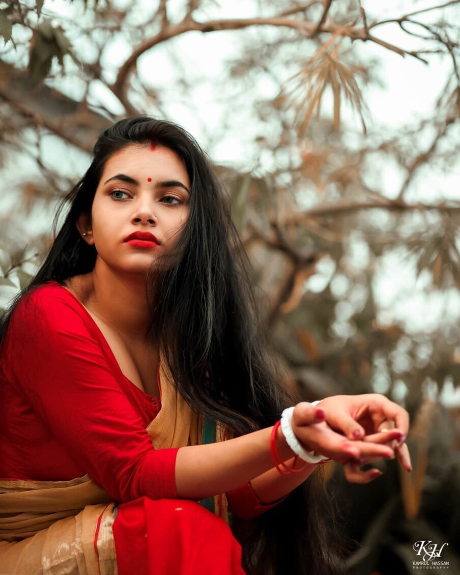 Bengali Model ఈ భామ ఎద లోతు అందాలు చూస్తేపండు ముసలివాడైనా కోరికతో కాలిపోవాల్సిందే Bengali