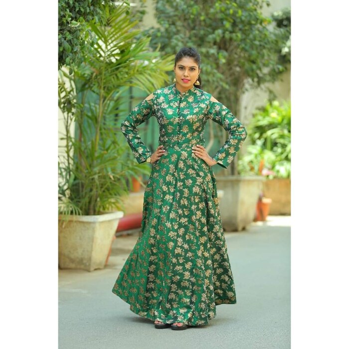 జబర్ధస్త్ చమ్మక్ చంద్ర టీంలో చేసే అమ్మాయి సత్య శ్రీ లేటెస్ట్ ఫోటోషూట్..